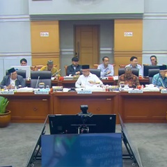 7 Rekomendasi Vitamin Rambut Rontok Terbaik, Ellips hingga Viva