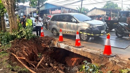 Update Senggolan Kereta di Pasar Senen: Jalur Berangsur Normal