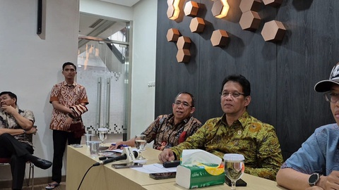 Bahlil Lahadalia Jadi Ketua Dewan Pembina Pemuda Masjid Dunia