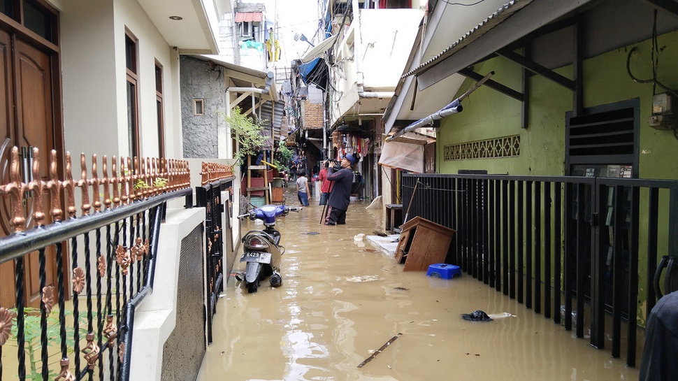 Jakarta Terendam Banjir, 1.229 Warga Mengungsi