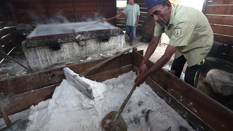 Tingkatkan Produksi, KKP Targetkan Swasembada Garam di 2027