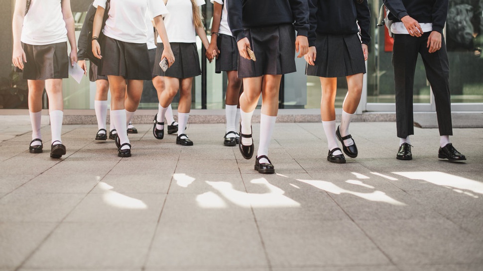 Rekomendasi Merk Sepatu Sekolah Anak Terbaik