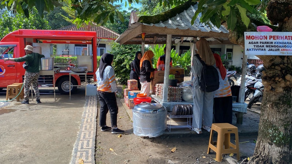 Banjir Mataram NTB, Kemensos Kirim Bantuan & Dirikan Dapur Umum
