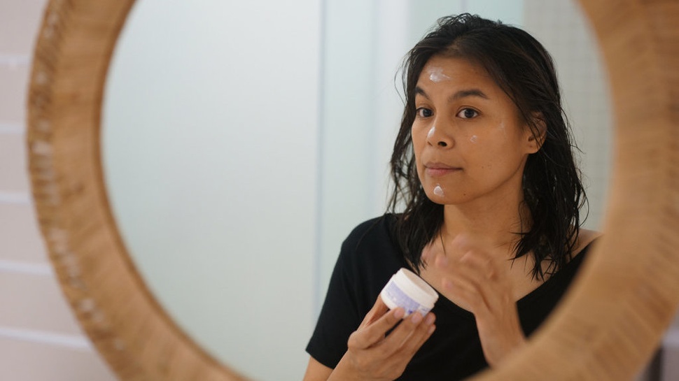 10 Rekomendasi Krim Malam untuk Perempuan Usia 40 Tahun ke Atas