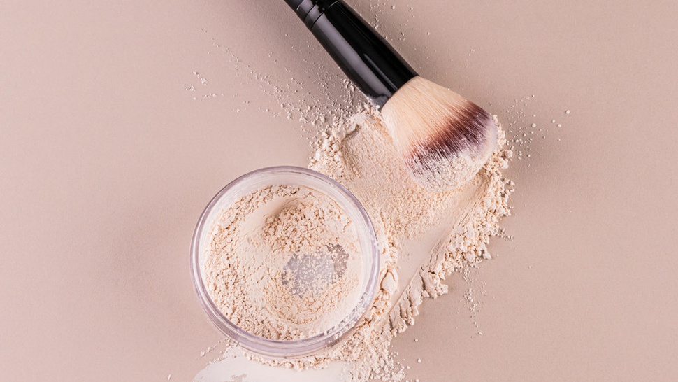 10 Rekomendasi Bedak untuk Usia 50 Tahun ke Atas