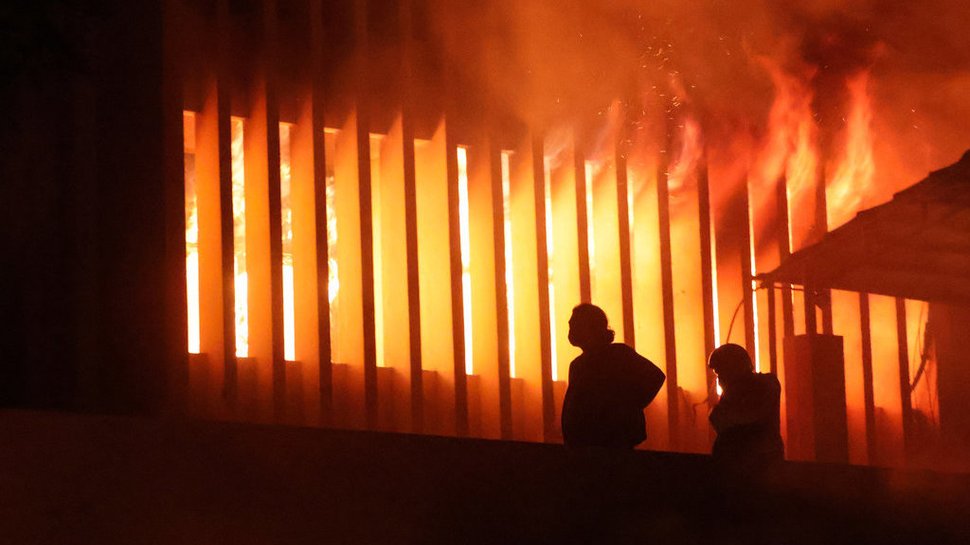 Melihat Api Bekerja pada Aksi Massa