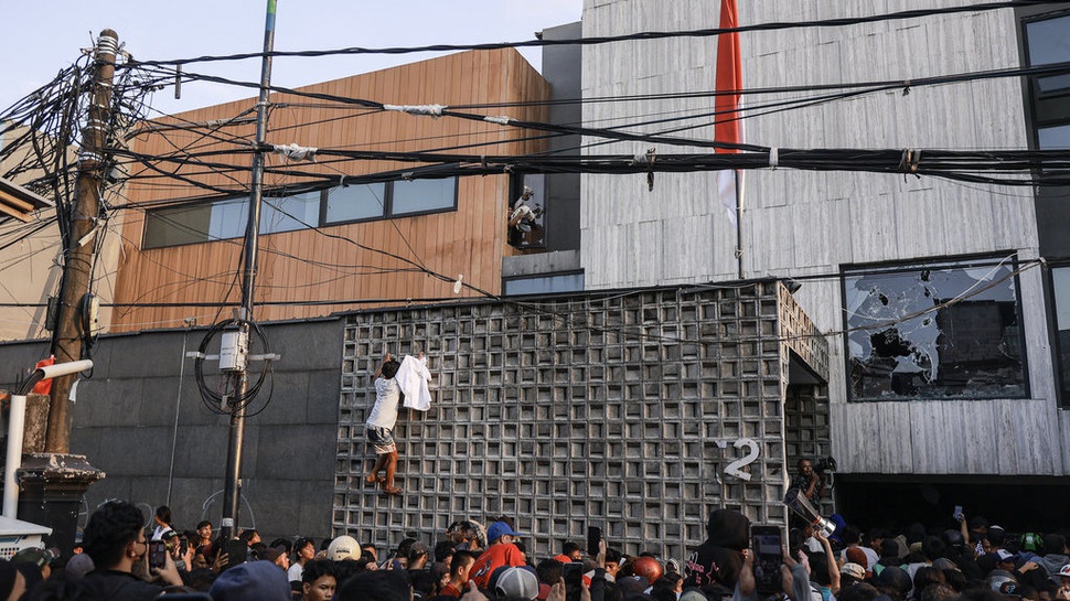 Polisi: 32 Barang Jarahan dari Rumah Sahroni Sudah Dikembalikan