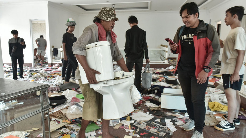 Kejanggalan Perusakan & Penjarahan Demonstrasi Agustus 2025