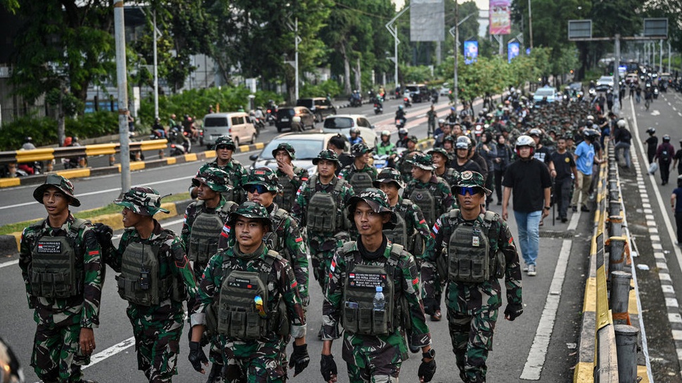 Dampak Keadaan Darurat Militer, Benarkah Kegiatan Dibatasi?