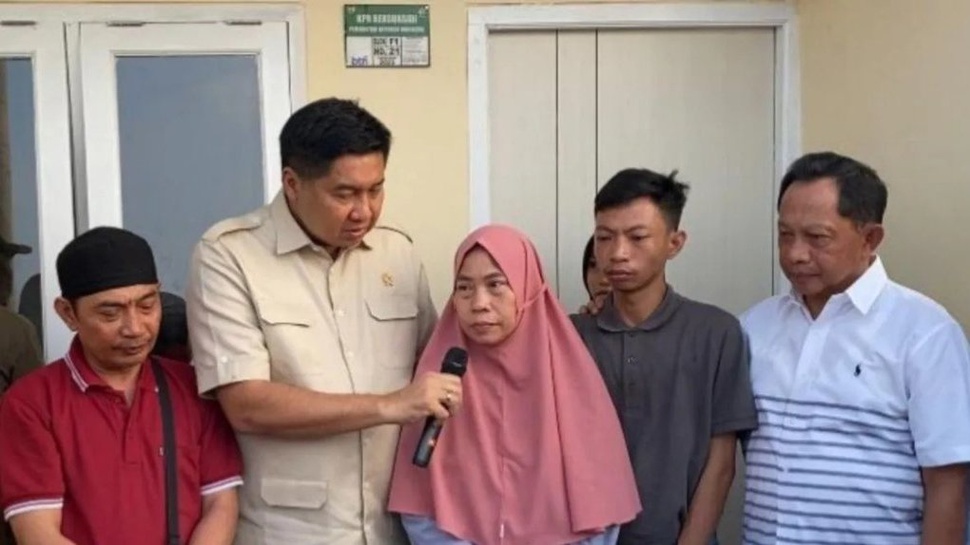 Pemerintah Serahkan Rumah untuk Keluarga Affan Kurniawan
