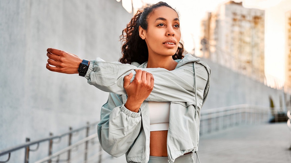 7 Rekomendasi Jaket Olahraga Perempuan Trendy dan Nyaman