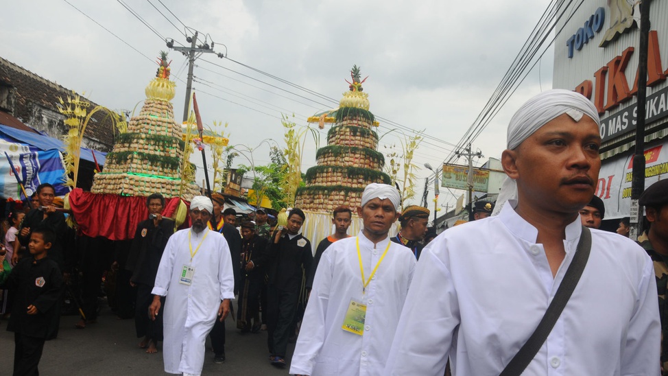 Kirab Gunungan Apem Yaa Qawiyyu