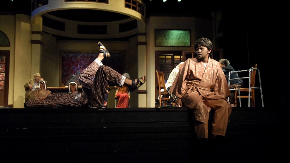 Pementasan Teater Koma Lakon Warisan - Foto Tirto.ID