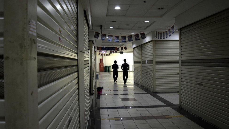 Senjakala Pusat Perbelanjaan Mall Glodok - Foto Tirto.ID Senjakala Pusat Perbelanjaan Mall Glodok - Foto Tirto.ID