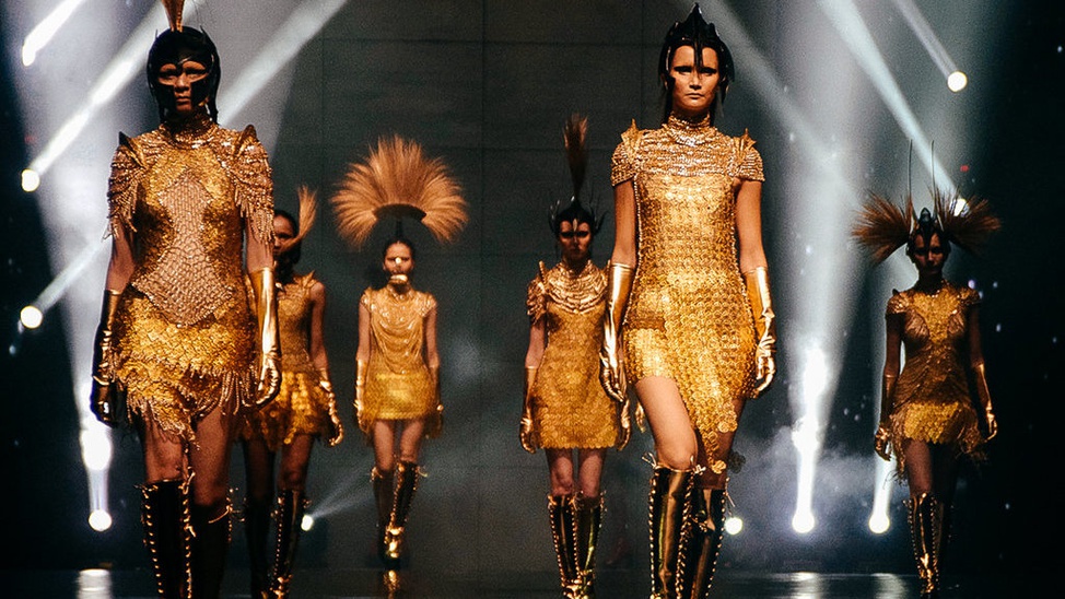 Peragaan Busana "Equilibrium" Rinaldy Yunardi - Foto Tirto.ID