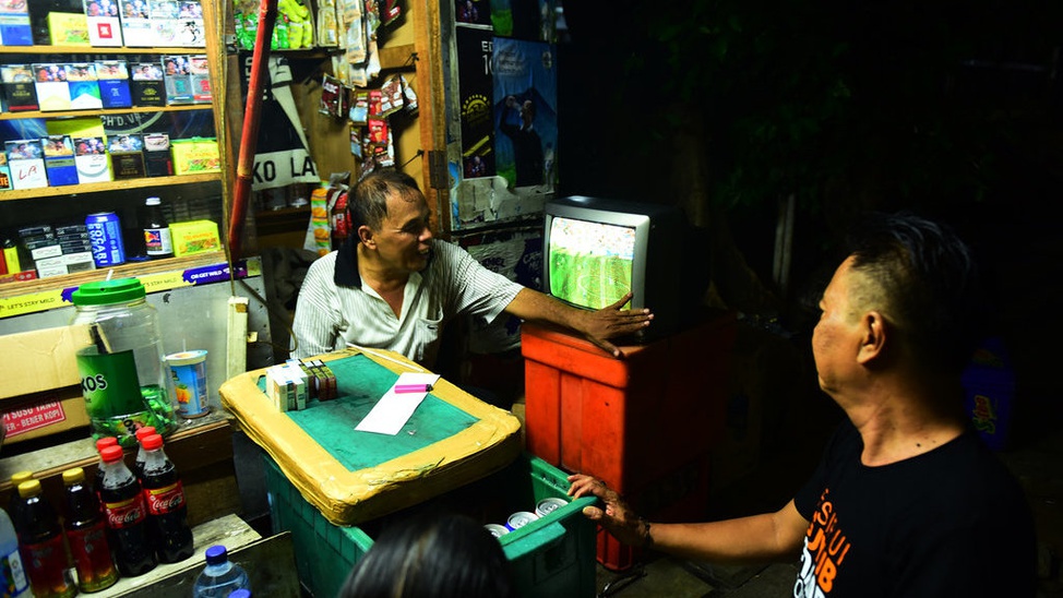 Nonton Bareng Piala Dunia 2018 Ala Kios Rokok - Foto Tirto.ID