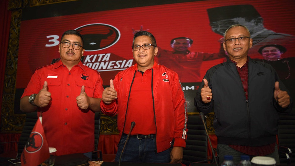 Hasto Kristiyanto Membacakan Perintah Megawati Jelang Pemilu Hasto Kristiyanto Membacakan Perintah Megawati Jelang Pemilu