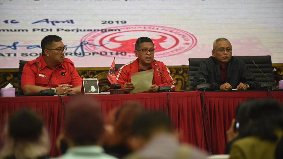 Hasto Kristiyanto Membacakan Perintah Megawati Jelang Pemilu Hasto Kristiyanto Membacakan Perintah Megawati Jelang Pemilu