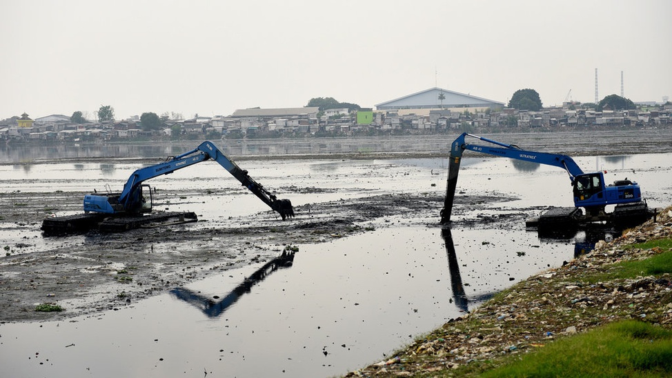 Pengerukan Waduk Pluit