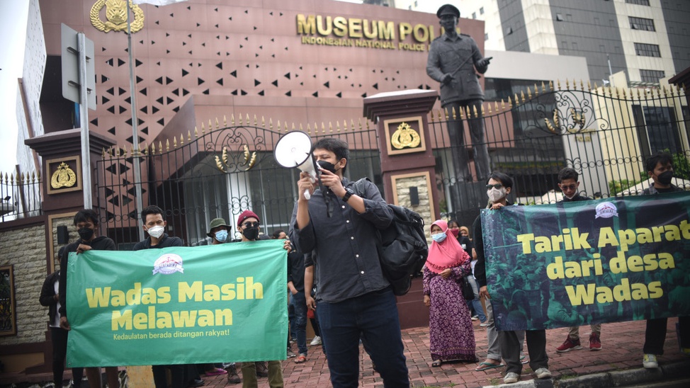 Warga Wadas Tuntut Aparat Polisi Segera Ditarik dari Desa Wadas