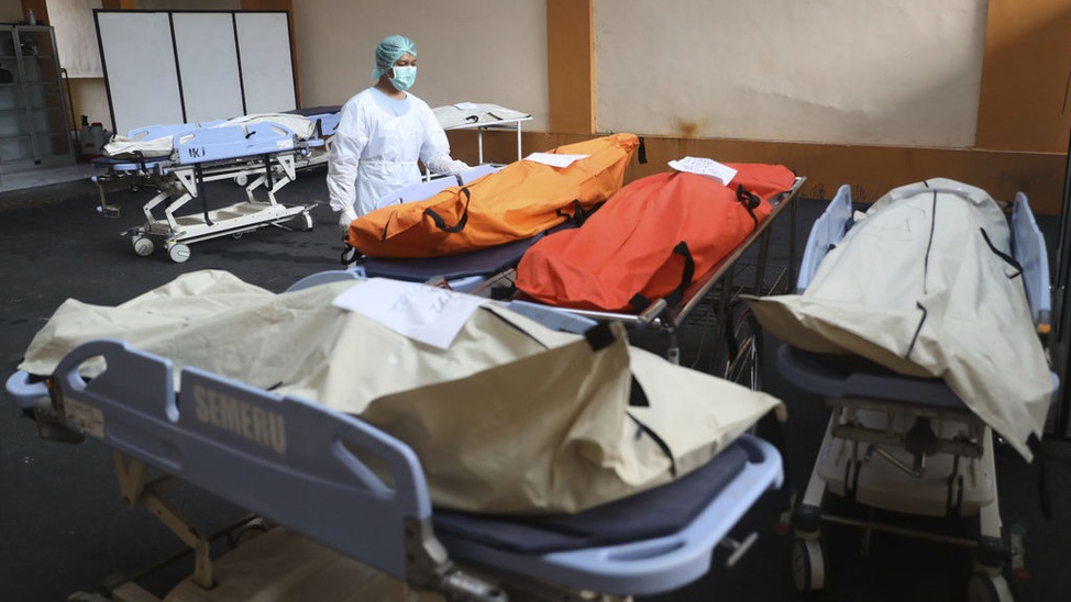 Keluarga Identifikasi Korban Tragedi Stadion Kanjuruhan