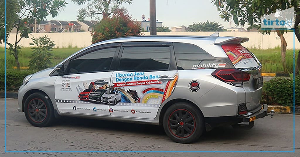 Pasang Stiker Promo Drive Thru di Mobil: Untung atau Rugi?