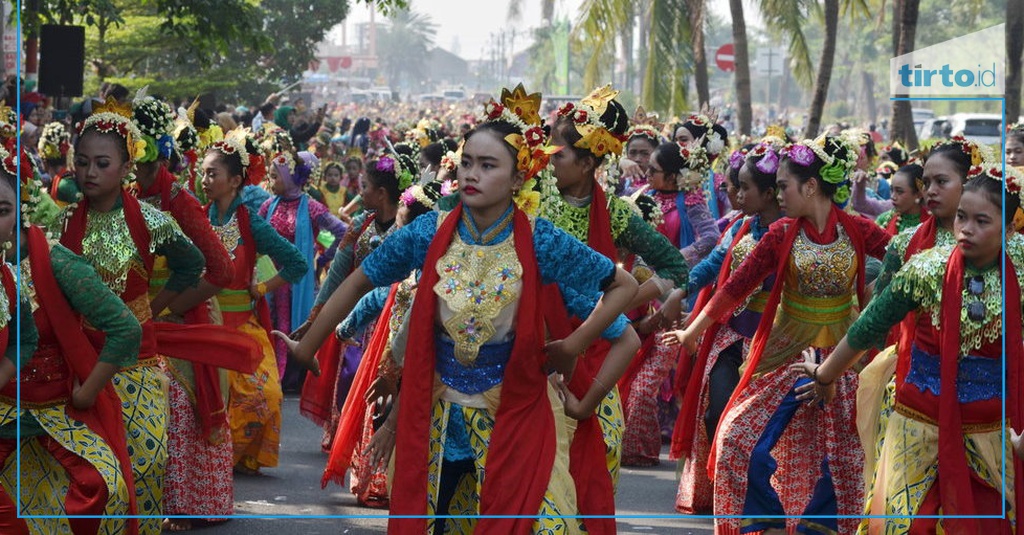 Berita Ronggeng Dukuh Paruk - Lirik Lagu "Ronggeng Jakarta" dari DKI ...