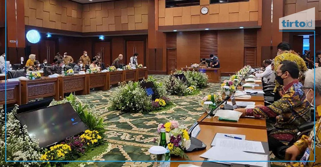 Doa Pembuka Acara & Bacaan Penutup Rapat dalam Bahasa Jawa