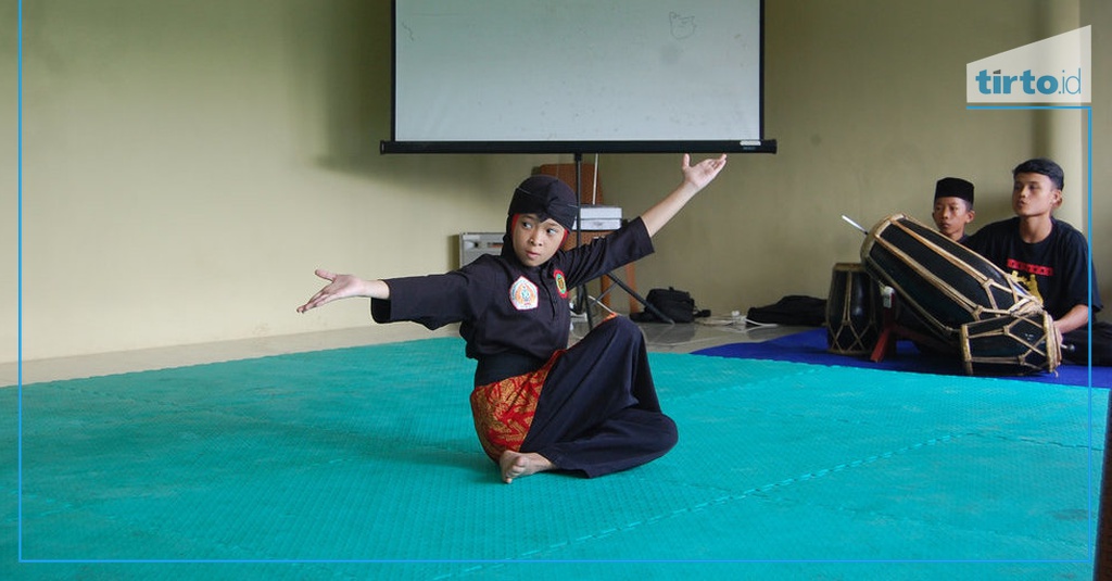 18 Manfaat Ajarkan Pencak Silat untuk Anak & Kapan Usia Tepat?