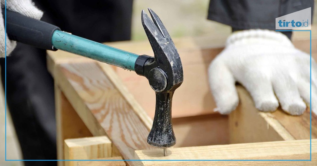Tips Memaku Kayu dengan Paku Besi Agar Tidak Retak
