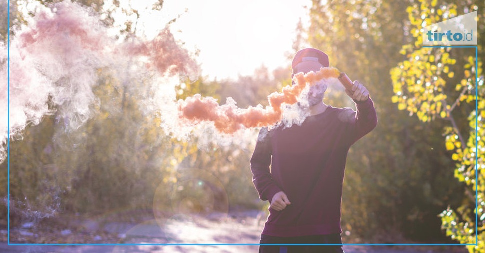 Beda Flare dan Smoke Bomb, Harga, Hingga Cara Pakainya