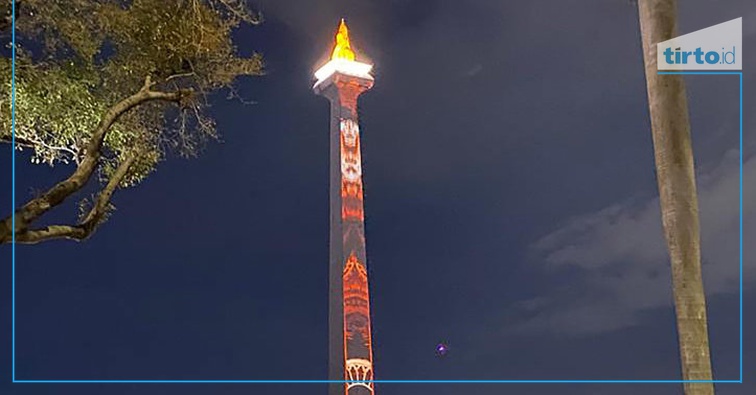 Saat Tugu Monas Menjadi Berwarna Meriahkan Malam Tahun Baru 2024