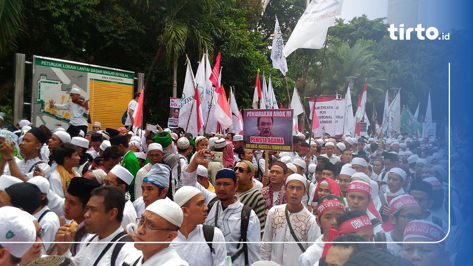 Rakyat Demo, Presiden Tetap Bekerja