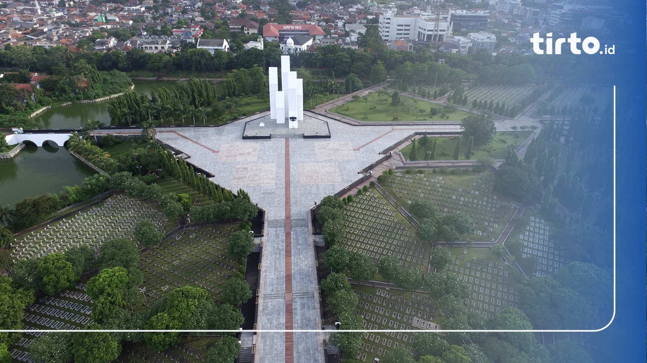 Hari Pahlawan 2021, Jokowi Pimpin Upacara di TMP Kalibata