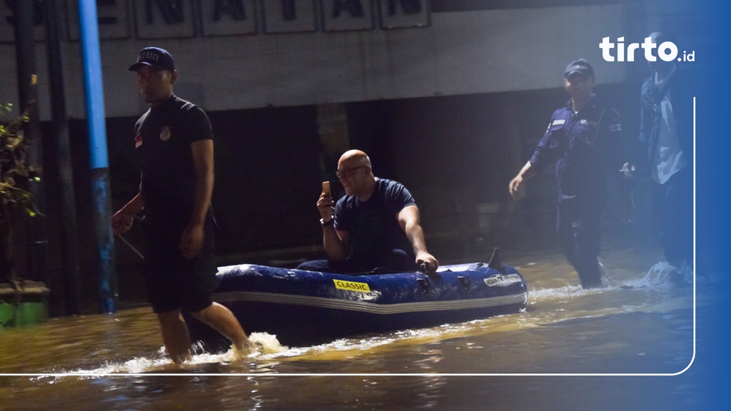 Kemang Raya Tergenang