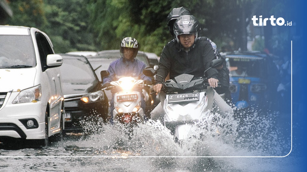 Genangan Air Membanjiri Ruas Jalan Jakarta
