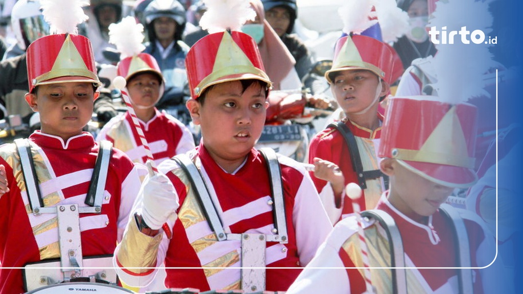 10+ Yel Yel Gerak Jalan 17 Agustus Lucu, Singkat, dan Kocak