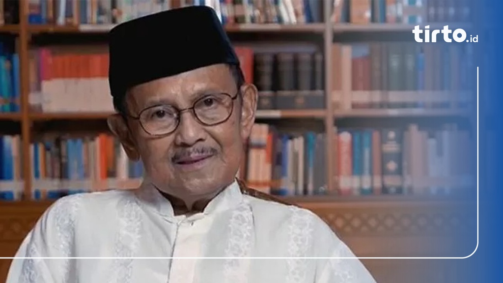 Biografi BJ Habibie: Cerita Tentang Ahli Pesawat Penemu Teori Crack