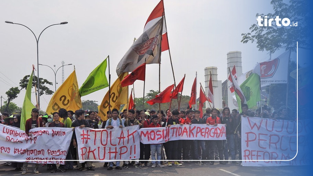 Poster-Poster "Lucu" di Demo Mahasiswa 2019 Jogja Hingga Jakarta