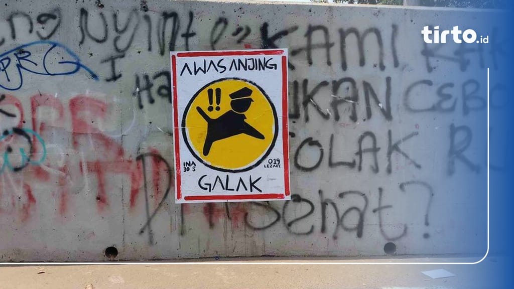 Coretan Dinding Demonstran: dari DPR ke Polisi