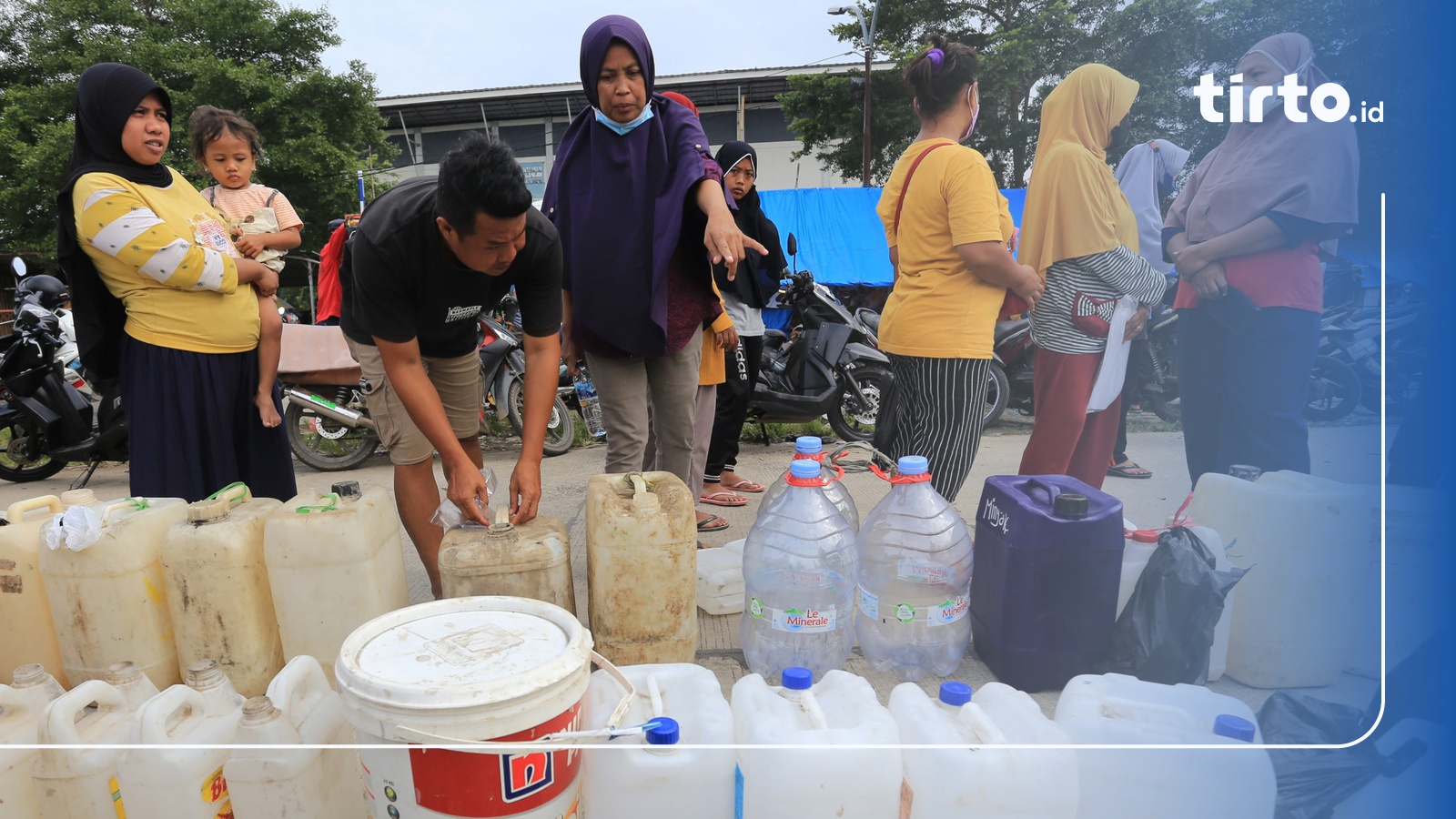 Cegah Kelangkaan, ID FOOD Distribusi 11,5 Juta Liter Minyak Goreng
