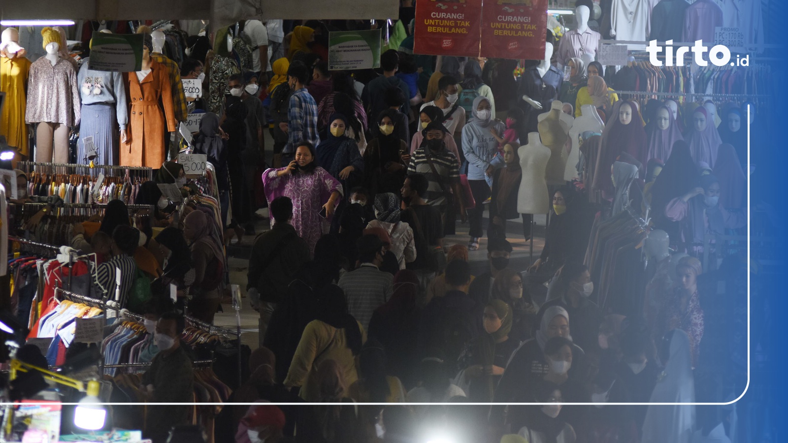 Ramainya Pasar Tanah Abang Jelang Lebaran Saat THR Dibayar Penuh