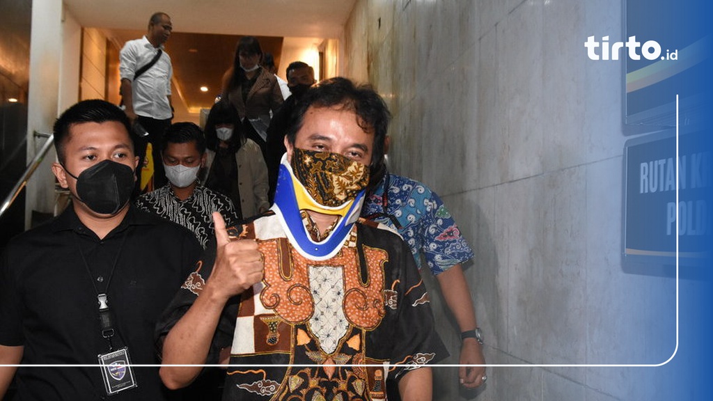 Unggah Meme Stupa Mirip Jokowi, Roy Suryo Resmi Ditahan Polisi Unggah Meme Stupa Mirip Jokowi, Roy Suryo Resmi Ditahan Polisi