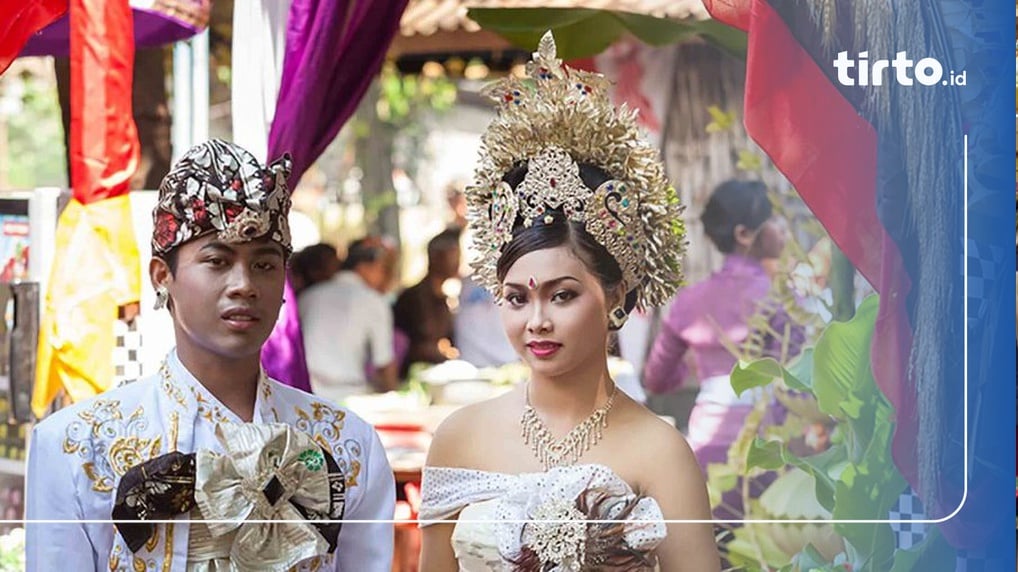 Mengenal Pakaian Adat Bali Wanita dan Pria serta Maknanya Mengenal Pakaian Adat Bali Wanita dan Pria serta Maknanya