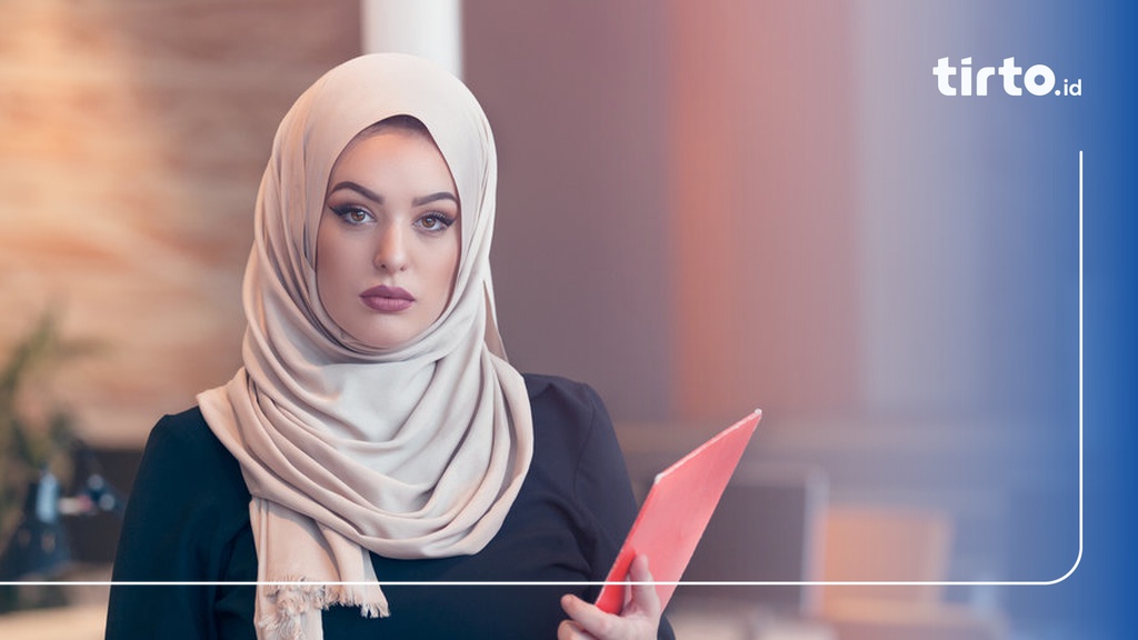 Ide Mix and Match Warna Kerudung yang Cocok dengan Gamis Hitam