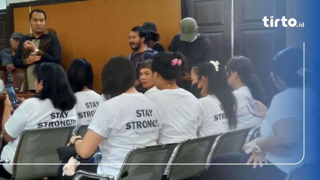 Keluarga Shane Hadir di PN Jakarta Selatan, Duduk Paling Depan