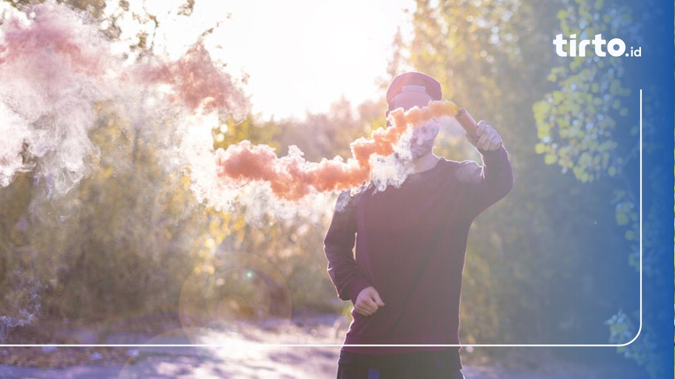 Beda Flare dan Smoke Bomb, Harga, Hingga Cara Pakainya