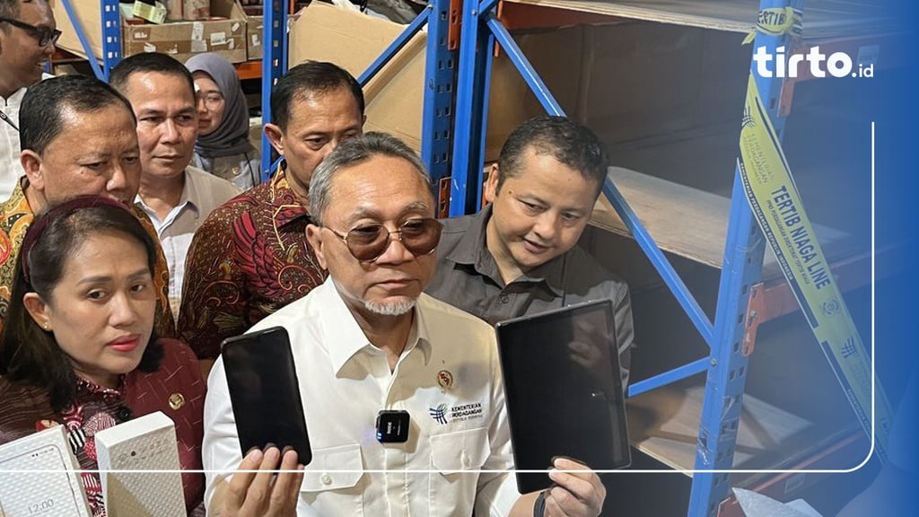 Satgas Impor Ilegal Sita HP hingga Baju Senilai Rp40 Miliar Satgas Impor Ilegal Sita HP hingga Baju Senilai Rp40 Miliar