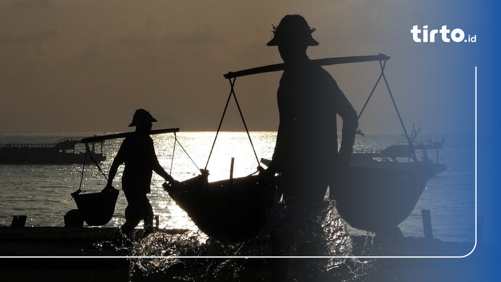 Mengecap Gurihnya Garam Khas Pantai Kusamba Bali