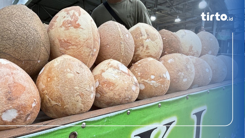 Masih Mahal, Kelapa di Pasar Sipon Tangerang Capai Rp25 Ribu